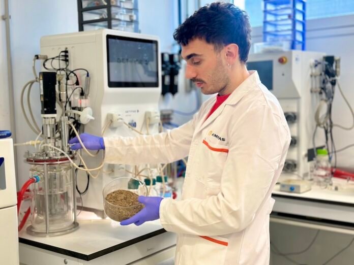 Innovate processes to manufacture sustainable bioplastics from ...